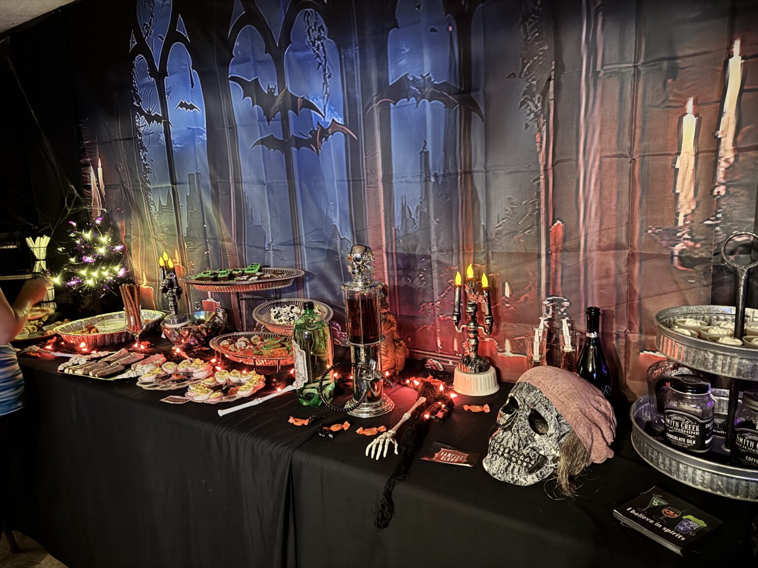 Murder Mystery Food Ideas: Killer Menus & Themed Dinner Party ...